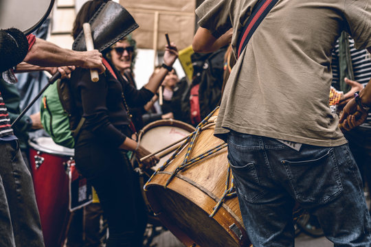 Demonstrant Bilder – Durchsuchen 209,112 Archivfotos, Vektorgrafiken ...
