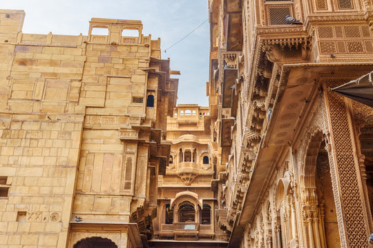 「Haweli」の画像 - 3,112 件の Stock 写真、ベクターおよびビデオ | Adobe Stock