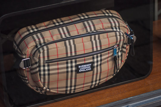 รูปภาพBurberry – เลือกดูภาพถ่ายสต็อก เวกเตอร์ และวิดีโอ1,384 | Adobe Stock