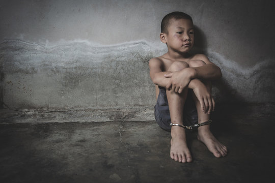 Shackle 이미지 – 찾아보기 32,272 스톡 사진, 벡터 및 비디오 | Adobe Stock