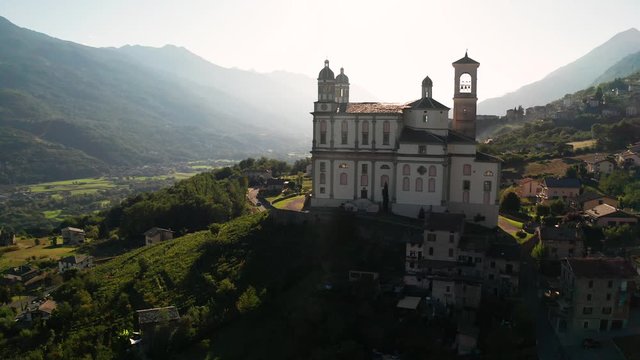 Tresivio 影像 – 瀏覽 137 個素材庫相片、向量圖和影片 | Adobe Stock