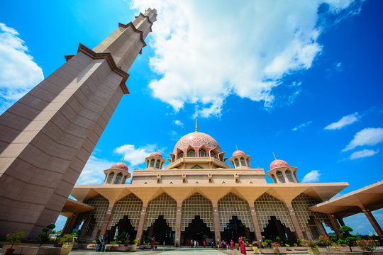 "Masjid Putra" Images – Browse 139 Stock Photos, Vectors, and Video ...