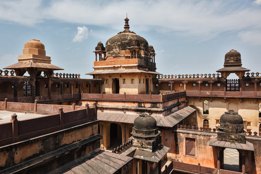 รูปภาพDatia – เลือกดูภาพถ่ายสต็อก เวกเตอร์ และวิดีโอ134 | Adobe Stock