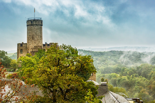 Elzbach Bilder – Durchsuchen 218 Archivfotos, Vektorgrafiken und Videos ...