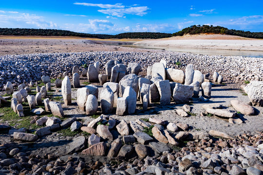 Megalith bilder – Bläddra bland 28,424 stockfoton, vektorer och videor ...