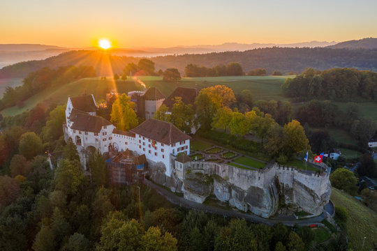รูปภาพLenzburg – เลือกดูภาพถ่ายสต็อก เวกเตอร์ และวิดีโอ611 | Adobe Stock