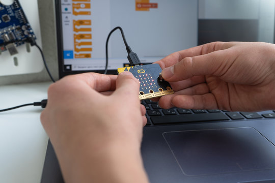 Microbit Imagens – Procure 122 fotos, vetores e vídeos | Adobe Stock