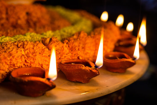 Deepotsav bilder – Bläddra bland 76 stockfoton, vektorer och videor ...