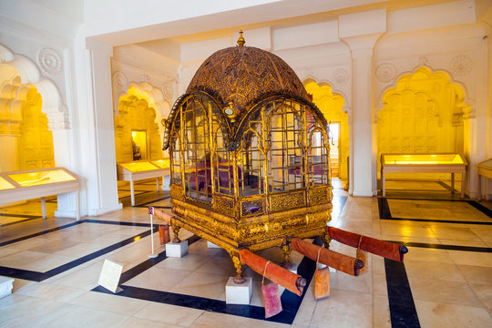 「Palanquin」の画像 - 4,335 件の Stock 写真、ベクターおよびビデオ | Adobe Stock