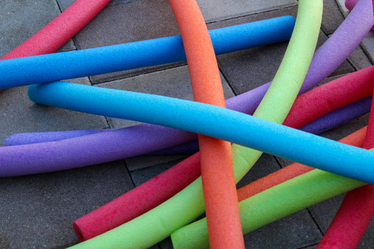 Pool Noodles"」の写真素材 | 1,393件の無料イラスト画像 | Adobe Stock