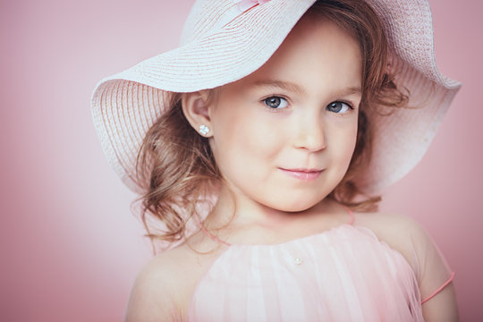 Little Images – Browse 6,914,267 Stock Photos, Vectors, and Video ...