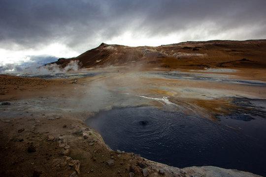 Imágenes de Fumarola: descubre bancos de fotos, ilustraciones, vectores ...