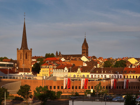 Neunkirchen Imagens – Procure 983 fotos, vetores e vídeos | Adobe Stock