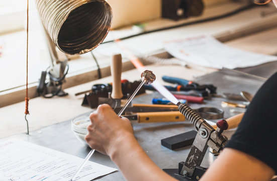 「Lampworker」の写真素材 | 38件の無料イラスト画像 | Adobe Stock