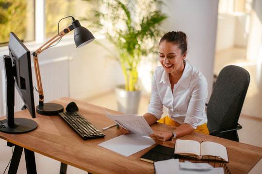 Working On Paperwork Images – Browse 563,151 Stock Photos, Vectors, and ...