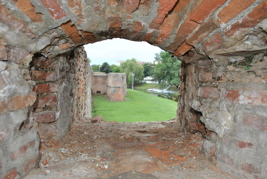 Crenelated Images – Browse 3,678 Stock Photos, Vectors, and Video ...