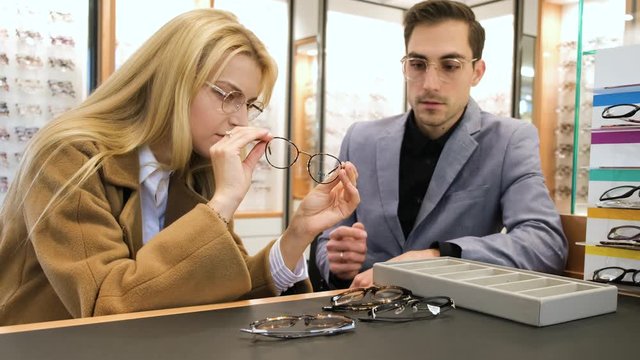 Optical Shop Images – Browse 119,917 Stock Photos, Vectors, and Video ...