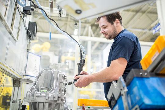 Assembling Images – Browse 1,036,376 Stock Photos, Vectors, and Video ...