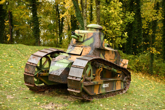 Panzerwagen 画像 - 参照 17,256 Stock 写真、ベクターおよびビデオ | Adobe Stock