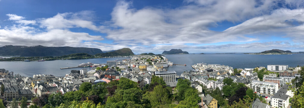 Surrounding Images – Browse 530,680 Stock Photos, Vectors, and Video ...