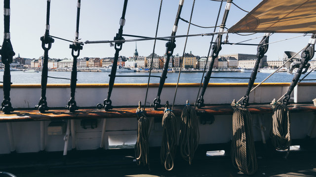 Ratline Bilder – Durchsuchen 1,232 Archivfotos, Vektorgrafiken und ...