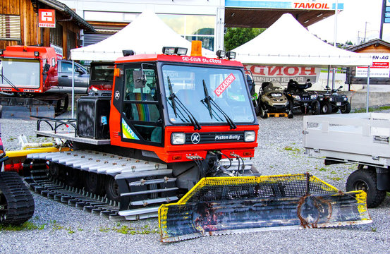 Pisten Billeder – Gennemse 636 stockfotos, vektorer og videoer | Adobe ...