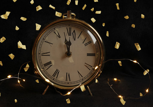 รูปภาพ12Am – เลือกดูภาพถ่ายสต็อก เวกเตอร์ และวิดีโอ237 | Adobe Stock