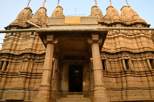 รูปภาพMahaveer – เลือกดูภาพถ่ายสต็อก เวกเตอร์ และวิดีโอ1,123 | Adobe Stock