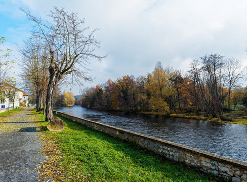 "En Aval"-Bilder: Stock-Fotos & -Videos. | Adobe Stock