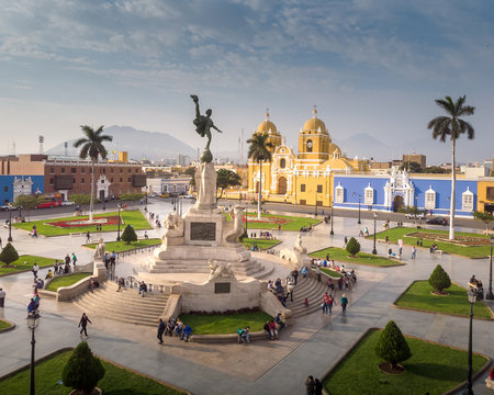 Chaned Bilder – Durchsuchen 6,649 Archivfotos, Vektorgrafiken und ...