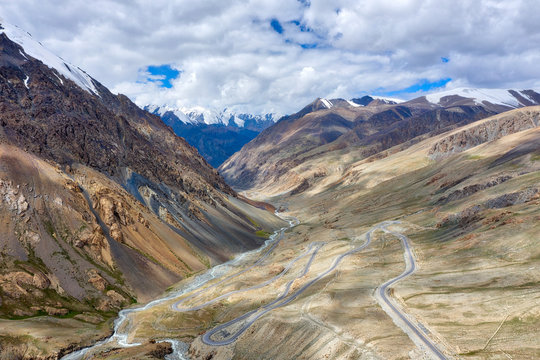 "Khunjerab Pass" Images – Browse 174 Stock Photos, Vectors, and Video ...
