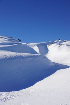 「Schneeverwehungen」の画像 - 399 件の Stock 写真、ベクターおよびビデオ | Adobe Stock