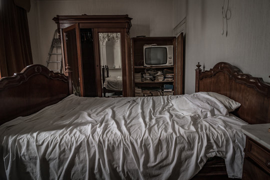 Old Abandoned Beds