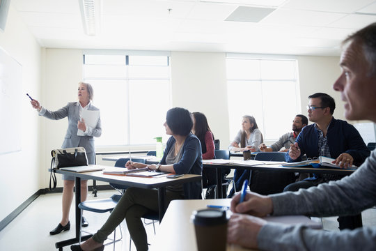 Prof bilder – Bläddra bland 242,794 stockfoton, vektorer och videor ...