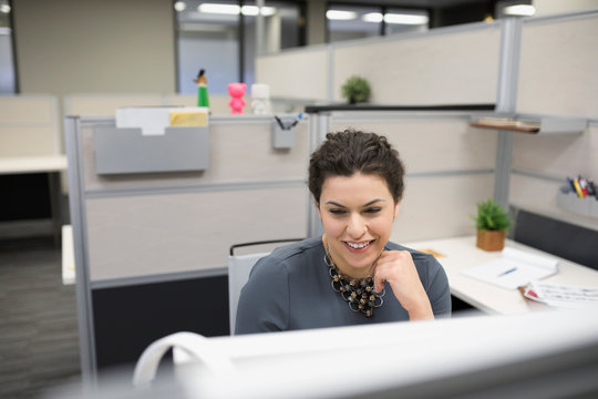 "Office Cubicle" Images – Browse 403,271 Stock Photos, Vectors, and ...