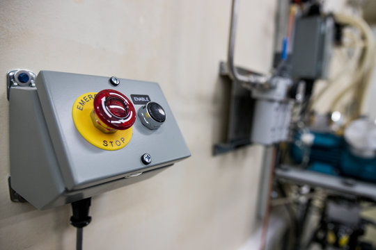 รูปภาพEmergency-Stop – เลือกดูภาพถ่ายสต็อก เวกเตอร์ และวิดีโอ176 ...