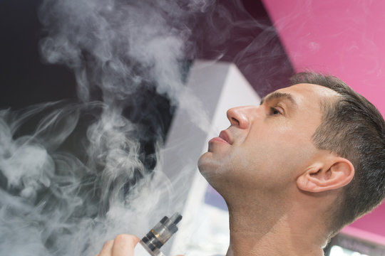 Ex-Smoker bilder – Bläddra bland 1,137 stockfoton, vektorer och videor ...