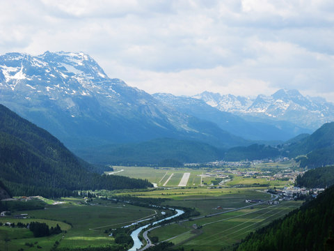 รูปภาพEngadin – เลือกดูภาพถ่ายสต็อก เวกเตอร์ และวิดีโอ21,041 | Adobe Stock