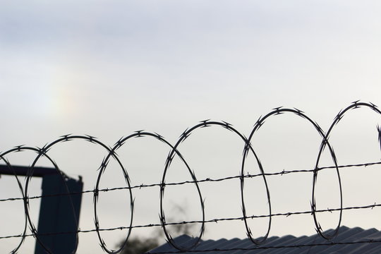 Natodraht Bilder – Durchsuchen 4,530 Archivfotos, Vektorgrafiken und ...