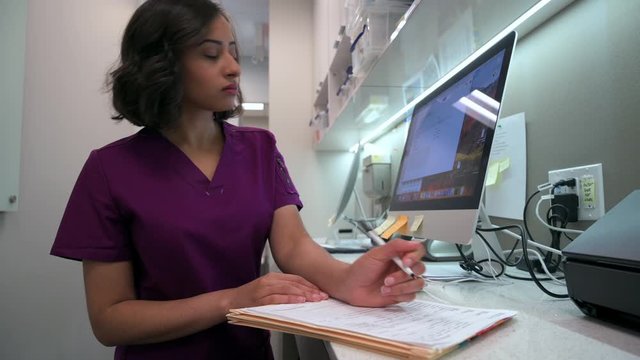 "Nurses Station" Bilder – Durchsuchen 1,305 Archivfotos, Vektorgrafiken ...