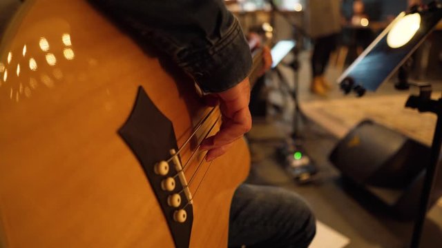 Acoustic Night bilder – Bla gjennom 8,102 arkivbilder, vektorer og ...