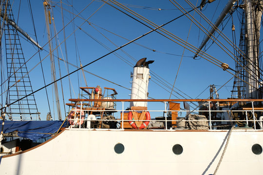 รูปภาพRatline – เลือกดูภาพถ่ายสต็อก เวกเตอร์ และวิดีโอ323 | Adobe Stock