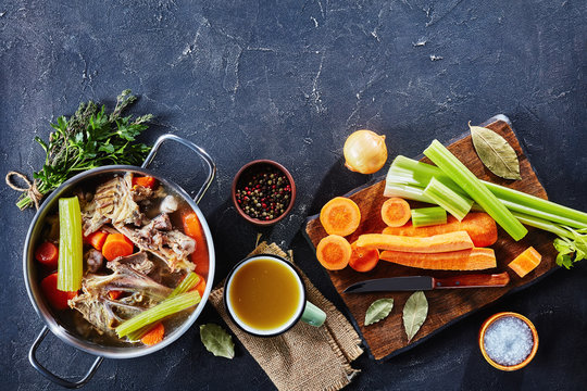 Bouillon bilder – Bläddra bland 27,038 stockfoton, vektorer och videor ...