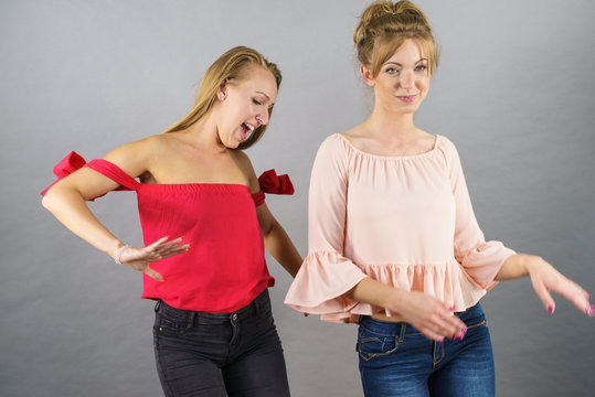 Fooling Images – Parcourir 194,967 le catalogue de photos, vecteurs et ...