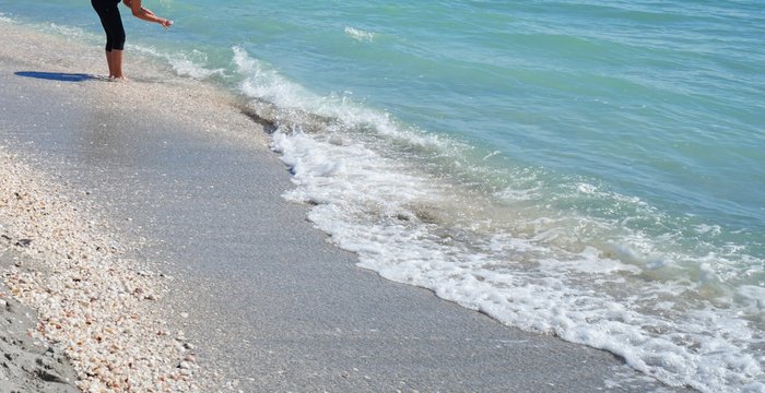 Stooping Images – Browse 92,688 Stock Photos, Vectors, and Video ...