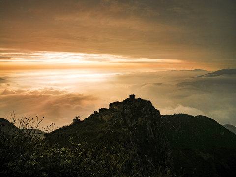 รูปภาพAlturas – เลือกดูภาพถ่ายสต็อก เวกเตอร์ และวิดีโอ1,969 | Adobe Stock