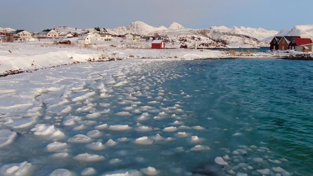 Sommaroya Bilder – Durchsuchen 360 Archivfotos, Vektorgrafiken und ...