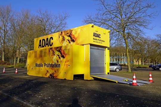 Adac Bilder – Durchsuchen 930 Archivfotos, Vektorgrafiken und Videos ...