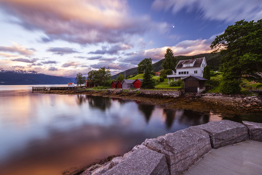 「Midsommer」の画像 - 179 件の Stock 写真、ベクターおよびビデオ | Adobe Stock