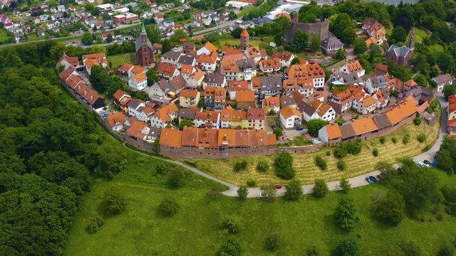 รูปภาพDilsberg – เลือกดูภาพถ่ายสต็อก เวกเตอร์ และวิดีโอ258 | Adobe Stock